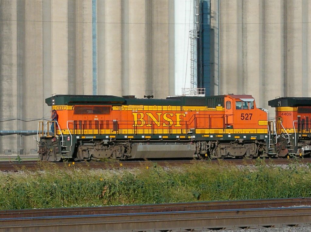 BNSF 527